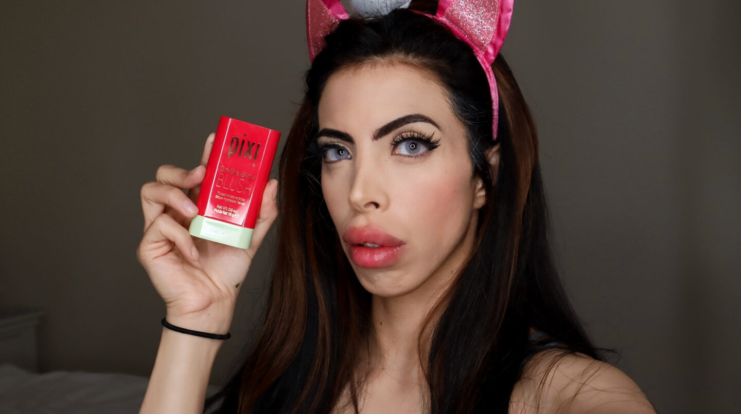 The Pixi Beauty On the Glow Blush review - Vanity Owl