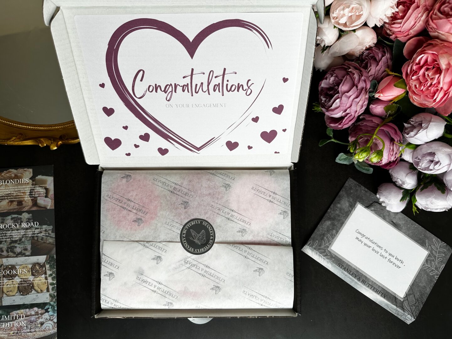 Cute congratulations engagement gift idea - engagement biscuits ...