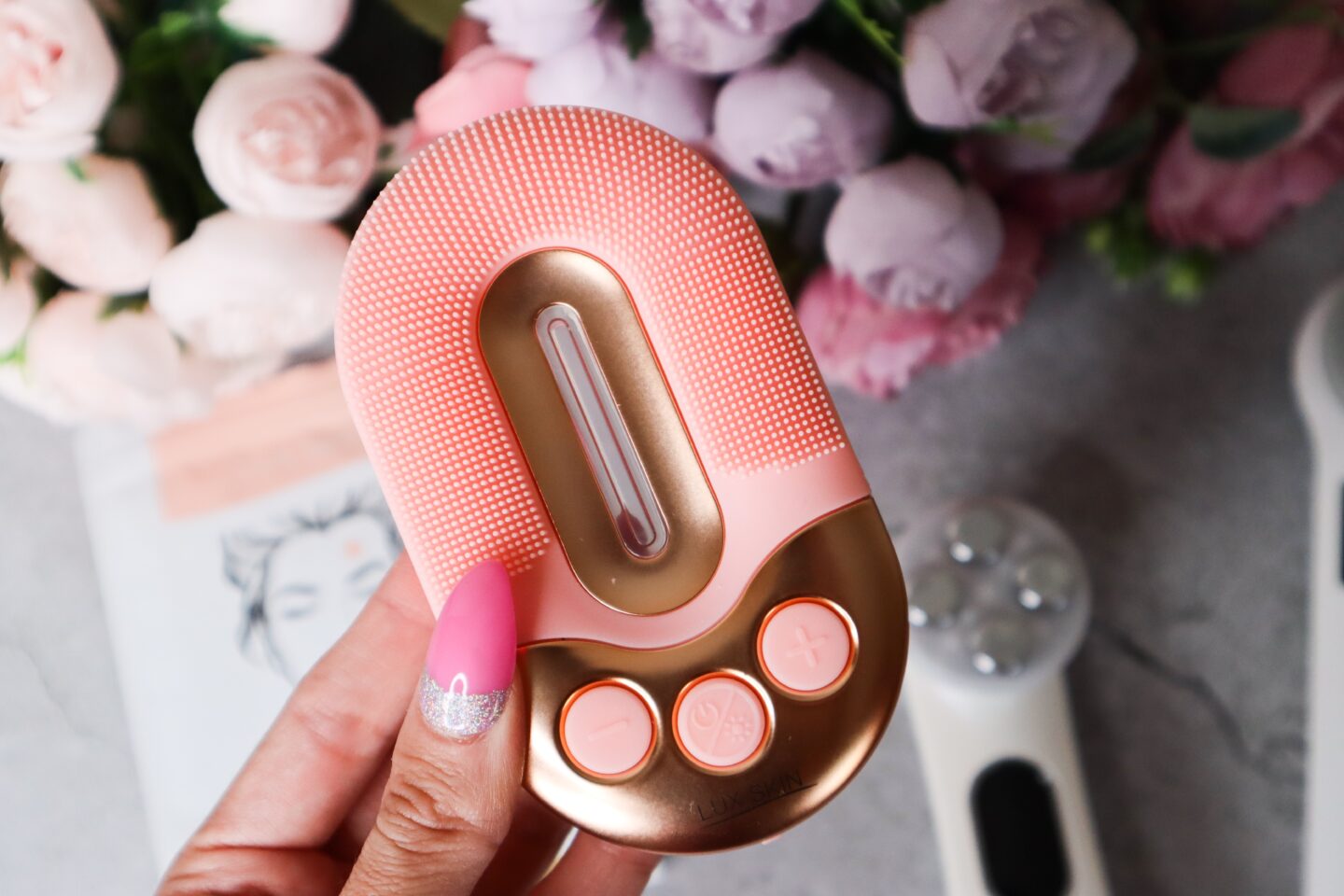 The ultimate Guide to Lux Skin - Skincare devices - Vanity Owl